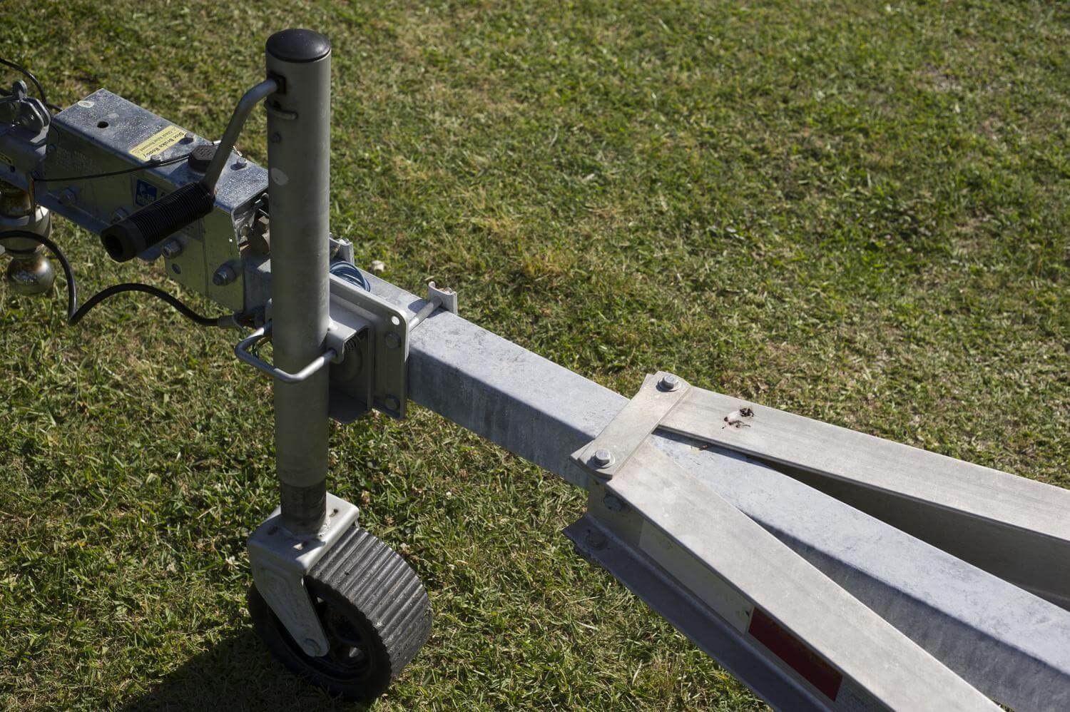 Choosing The Best Trailer Jack for Your RV | Camping World Blog