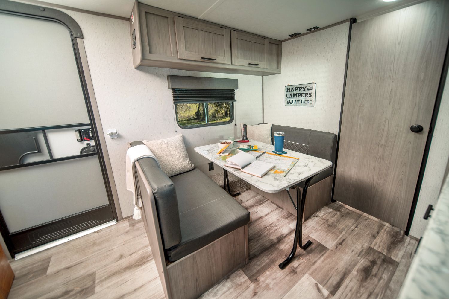 10 RV Dinette Replacement Ideas