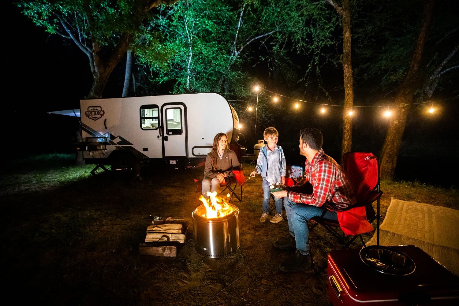 15 Best Small Campers: Ultimate Buying Guide | Camping World RV Sales