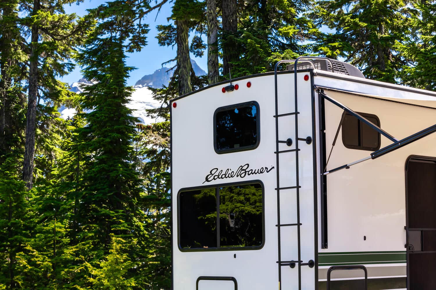 A Comprehensive RV Setup Checklist for Your Campsite