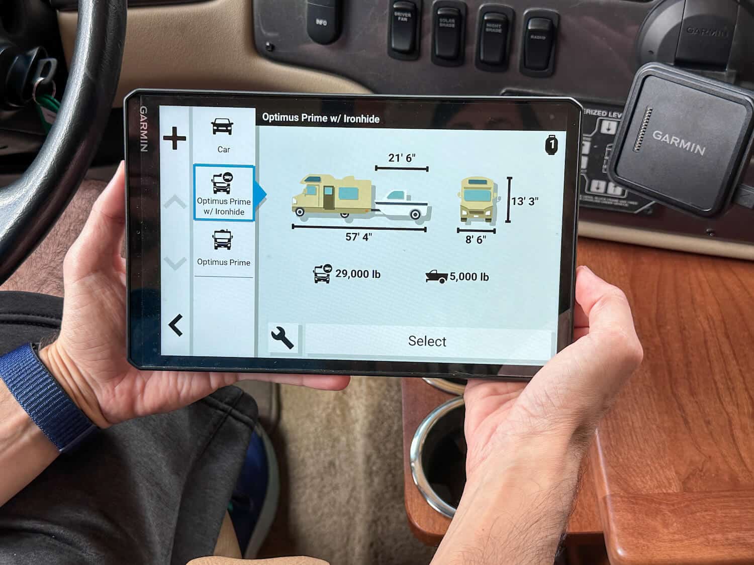 Is the Garmin 1095 the Best GPS for RV Use? | Camping World Blog