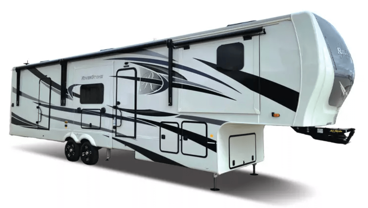 What Is the Best Luxury Fifth Wheel? | Camping World Blog