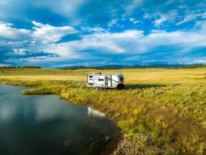 A Guide to RV Boondocking For Beginners | Camping World Blog