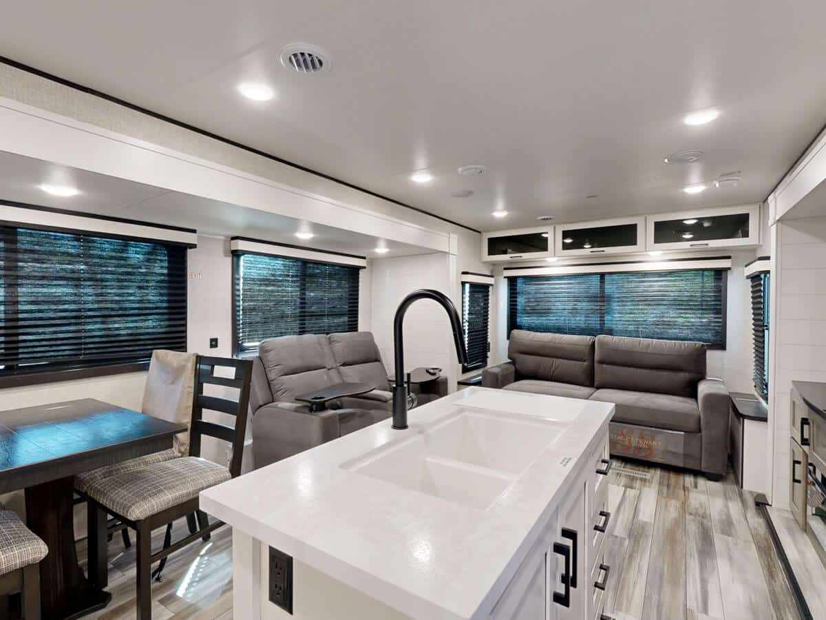 Do You Need a Travel Trailer with a Slide Out? | Camping World Blog