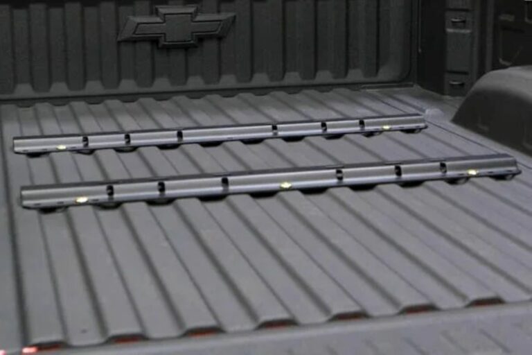 A Fifth Wheel Tow Hitch Buying Guide | Camping World Blog