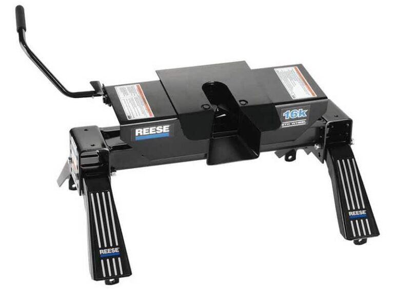 A Fifth Wheel Tow Hitch Buying Guide | Camping World Blog