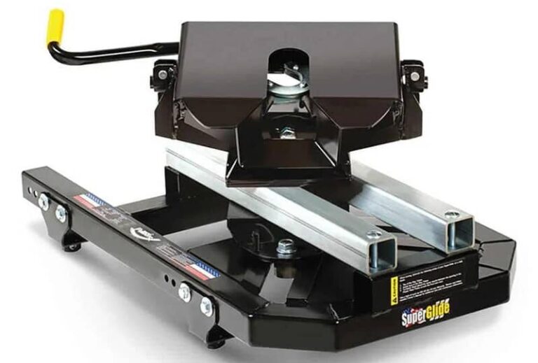 A Fifth Wheel Tow Hitch Buying Guide | Camping World Blog