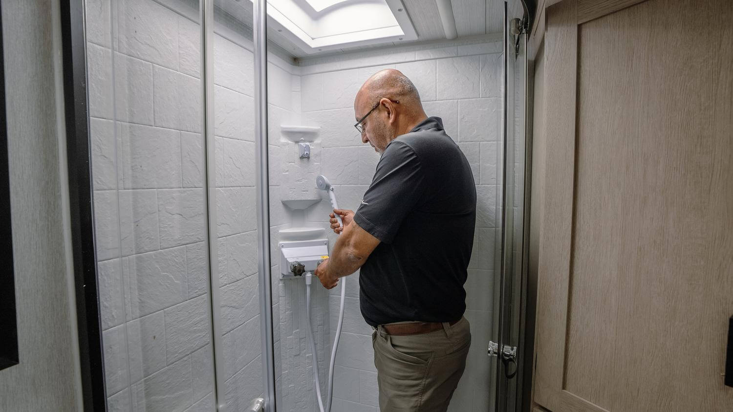 How Do RV Showers Work? | Camping World Blog
