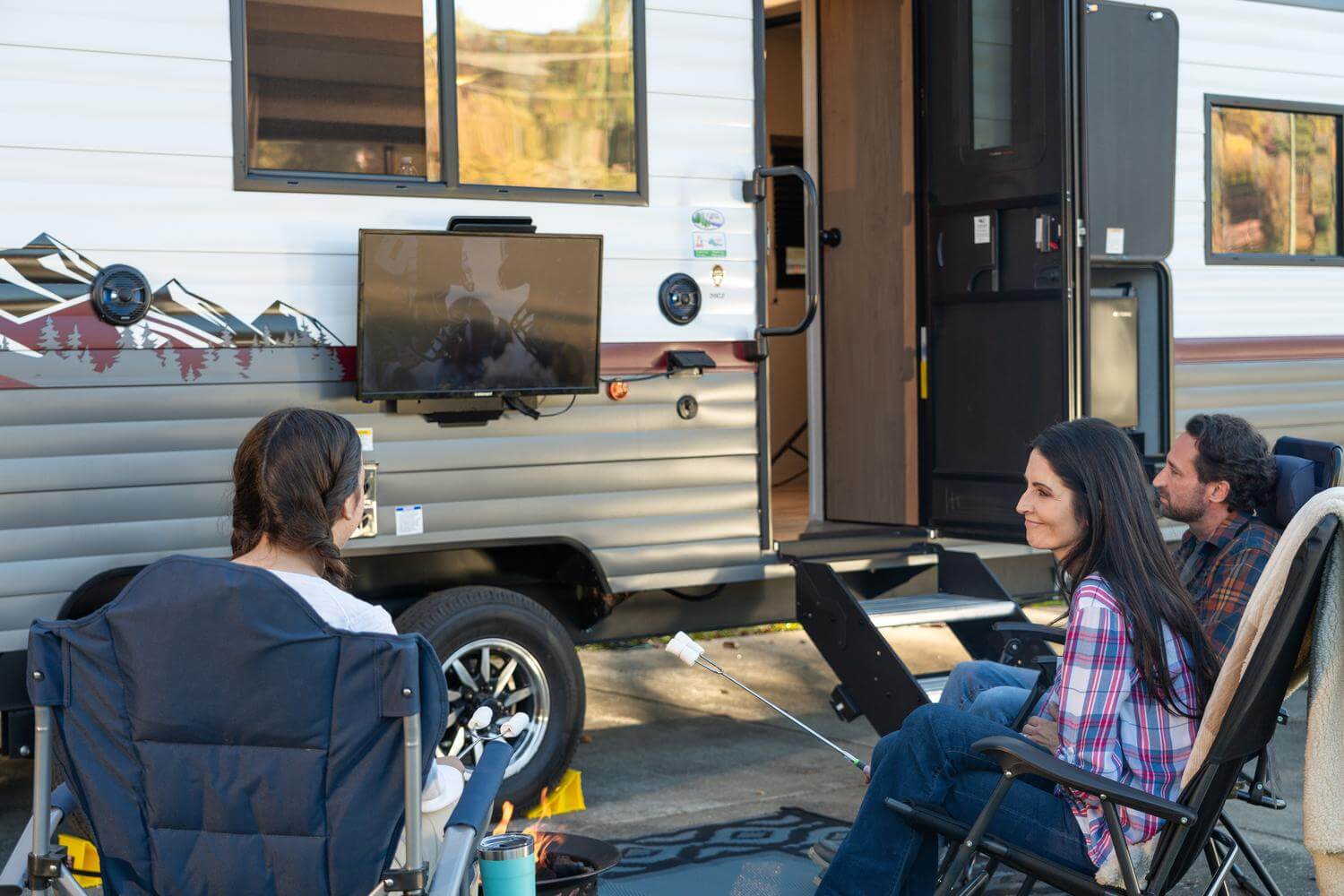 How To Use an RV Cable Hookup | Camping World Blog