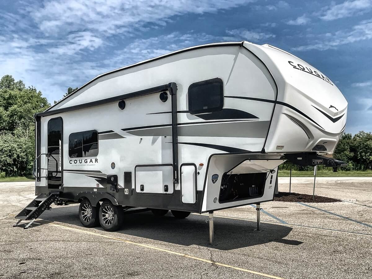 Find a Fifth Wheel Under 30 Feet