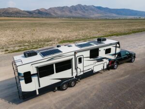 Fifth Wheel Weights & Dimensions You Need to Know | Camping World Blog