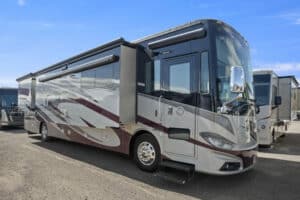 What Is the Best RV For Full-Time Living? | Camping World Blog