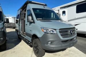 What Is the Best RV For Full-Time Living? | Camping World Blog