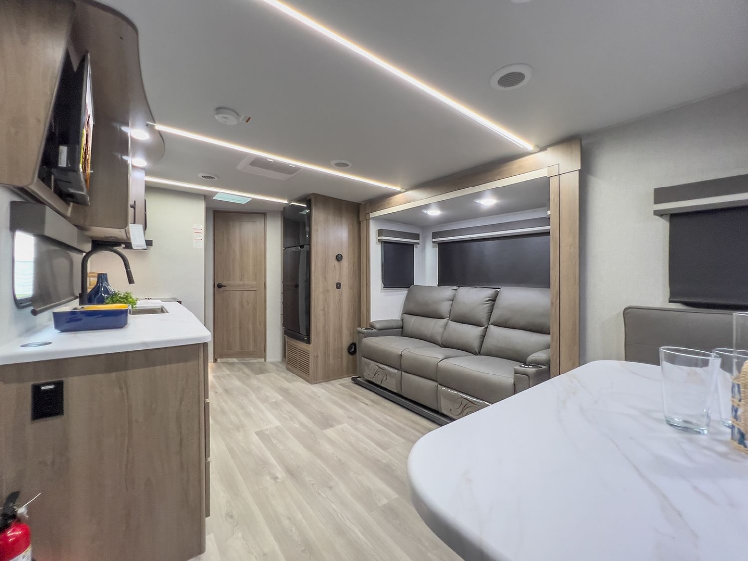 Popular Travel Trailer Floorplans | Camping World Blog