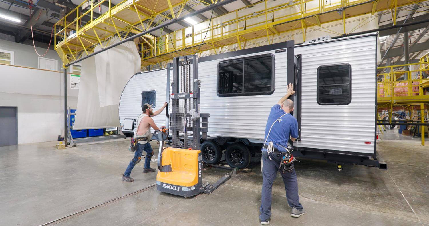 How Does an RV Slide-Out Work? | Camping World Blog