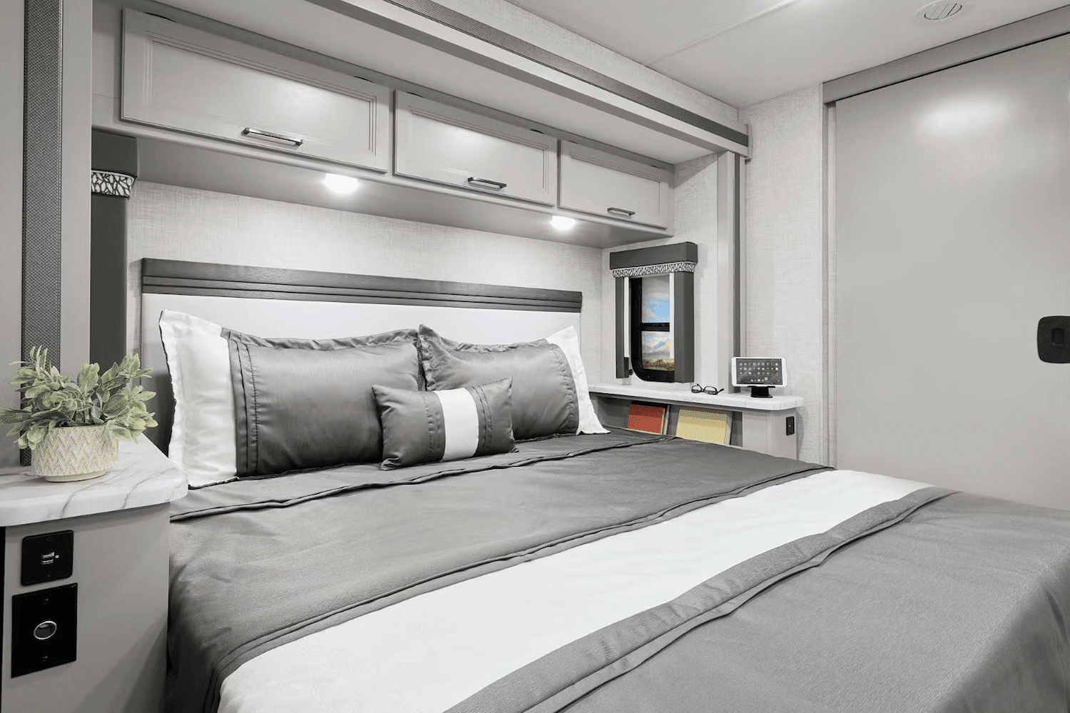 Best Class A Motorhomes with Bunk Beds | Camping World Blog