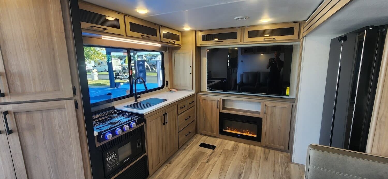 Top 2025 RVs from America’s Largest RV Show | Camping World Blog