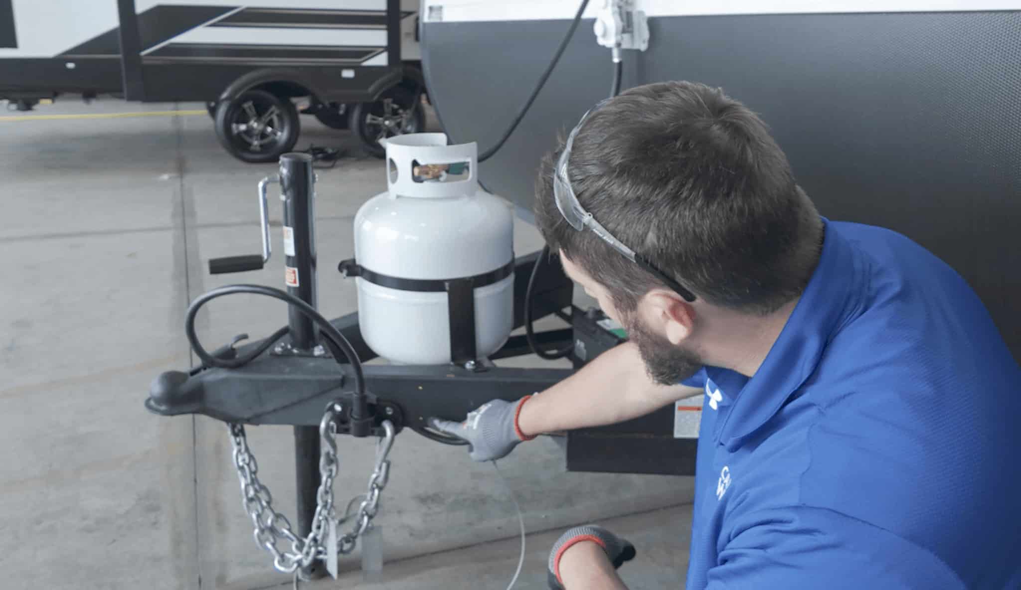 Does Your RV Need A Trailer Sway Control Kit? | Camping World Blog