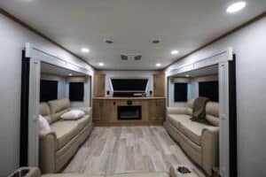 What Is the Best 5th Wheel for Full-Time Living? | Camping World Blog