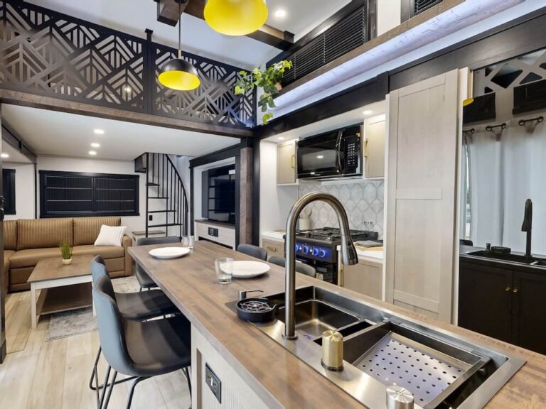 Which 5th Wheel with Washer and Dryer Do You Like? | Camping World Blog