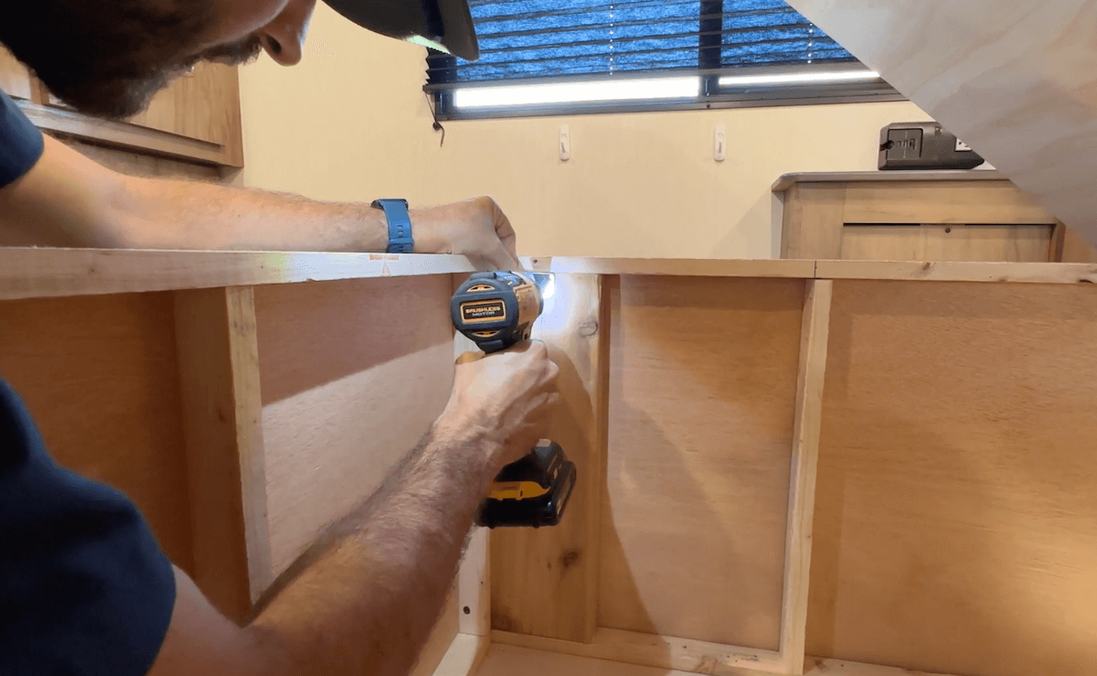 RV Bed Lift Kit Instructions for Easy Installation